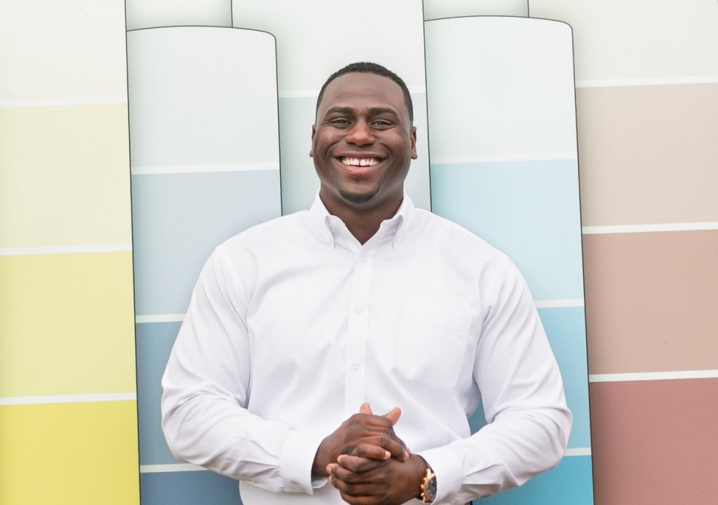 Sherwin Williams Employee NEOtrans: Photos, Details Of